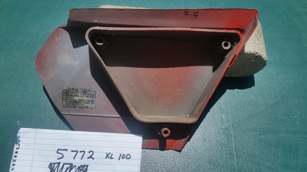 Honda XL100S sidecover left red sku 5772 – ClassicJapaneseMotorcycles
